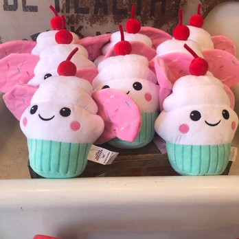 THE FLYING CUPCAKE - Updated October 2025 - 178 Photos & 228 Reviews ...