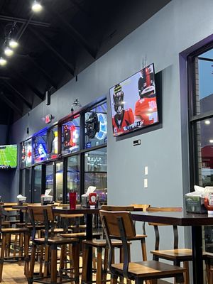 TOUCHDOWN SPORTS BAR AND LOUNGE - Updated December 2025 - 56 Photos ...