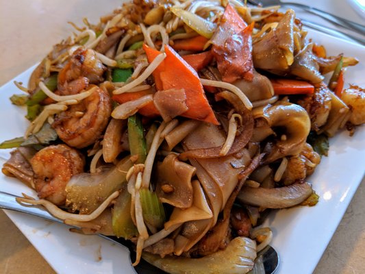 YAN YAN CHINESE CUISINE - 126 Photos & 217 Reviews - 3305 Lancaster Dr ...