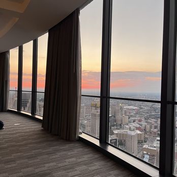 DETROIT MARRIOTT AT THE RENAISSANCE CENTER - Updated October 2025 - 464 ...