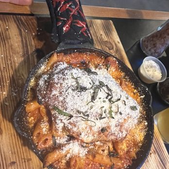 CAST IRON CHEF PIZZA & BAR - Updated March 2025 - 27 Photos & 19 ...
