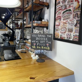 THE BOOZY PIG - Updated September 2024 - 510 Photos & 207 Reviews ...