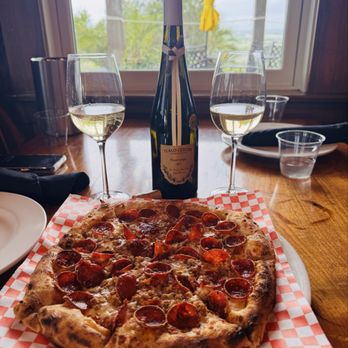LA CALABRIA PIZZERIA AND CATERING - Updated August 2025 - 98 Photos ...