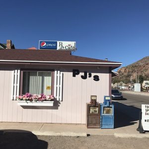 GILA HANKS CAFE - 22 Photos - 615 N Stadium Ave, Thatcher, Arizona ...