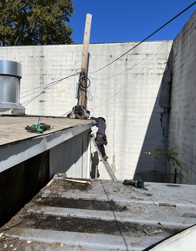 LOCAL CONSTRUCTION - Updated December 2025 - 36 Photos - 260 Crescent ...