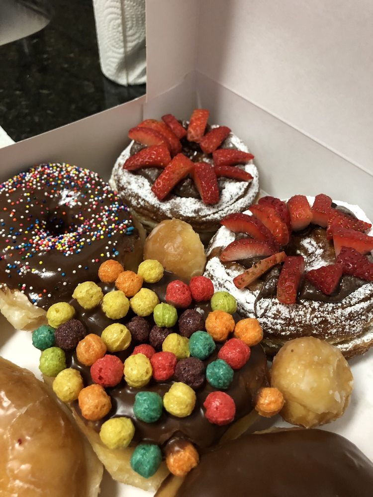 OMG DONUTS - 70 Photos & 161 Reviews - Donuts - 7355 Ralston Rd, Arvada ...