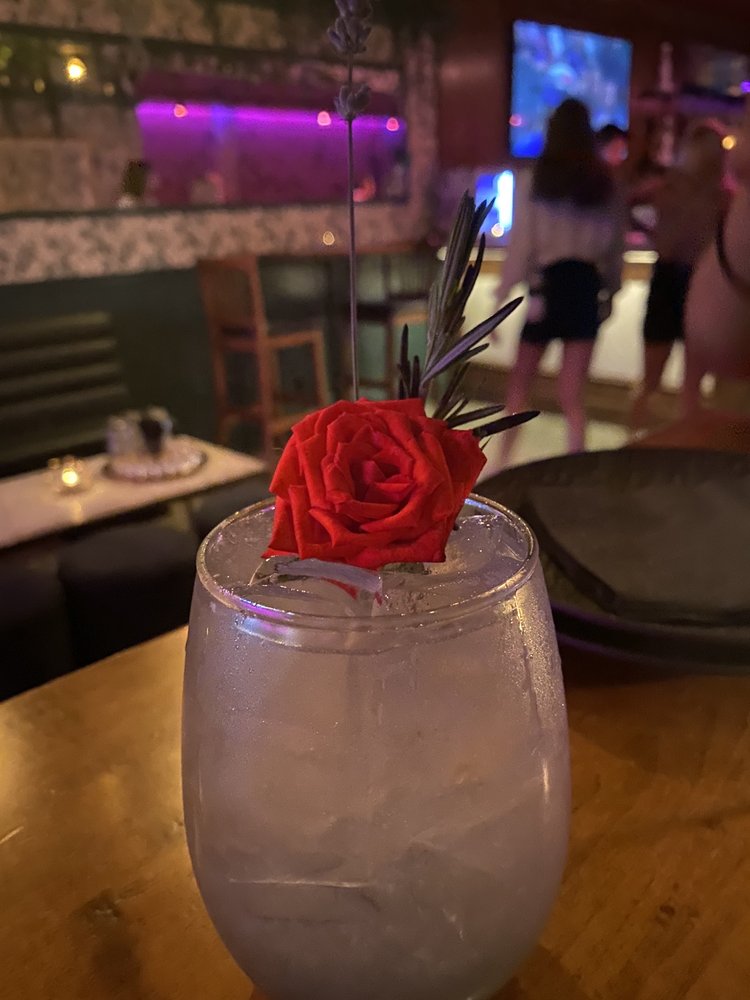 DAISY - Updated December 2025 - 15 Photos - 563 Queen Street W, Toronto ...