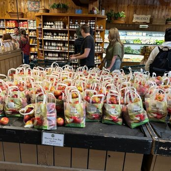 DELICIOUS ORCHARDS - Updated October 2025 - 661 Photos & 393 Reviews ...