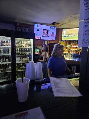 SIDELINES SPORTS BAR & RESTAURANT - Updated October 2025 - 226 Photos ...