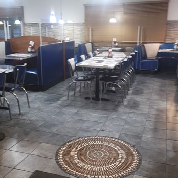 TRIPLETS FAMILY RESTAURANT - Updated June 2024 - 96 Photos & 131 ...