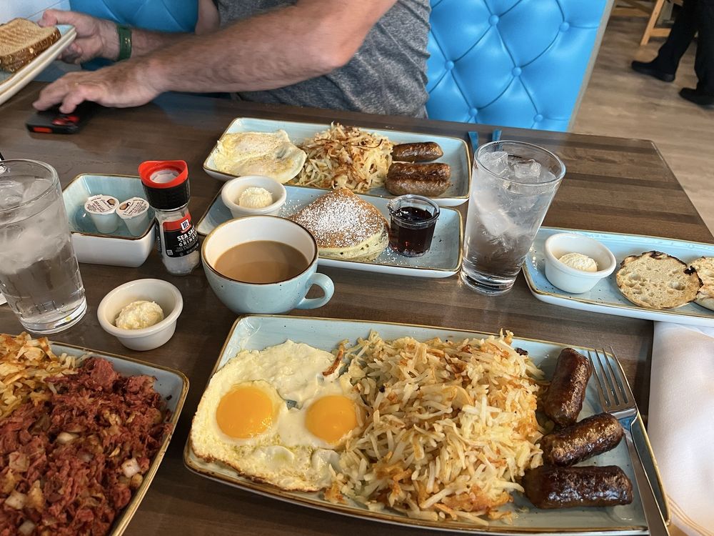 GOLDEN NEST PANCAKE & CAFE - Updated January 2026 - 31 Photos & 19 ...