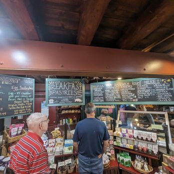 THE VERMONT COUNTRY DELI - Updated December 2024 - 260 Photos & 290 ...