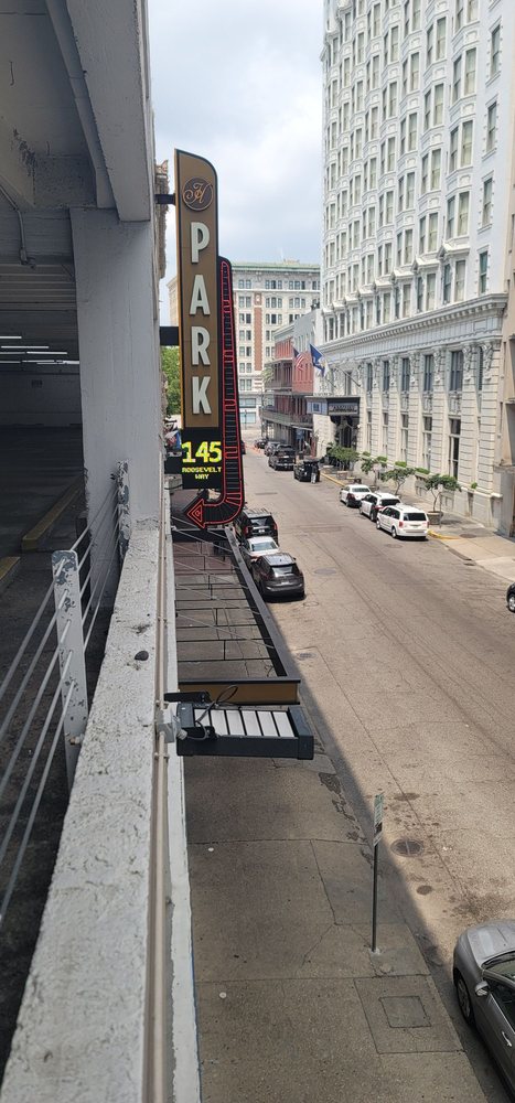 UNIPARK GARAGE - Updated December 2025 - 145 Roosevelt Way, New Orleans ...