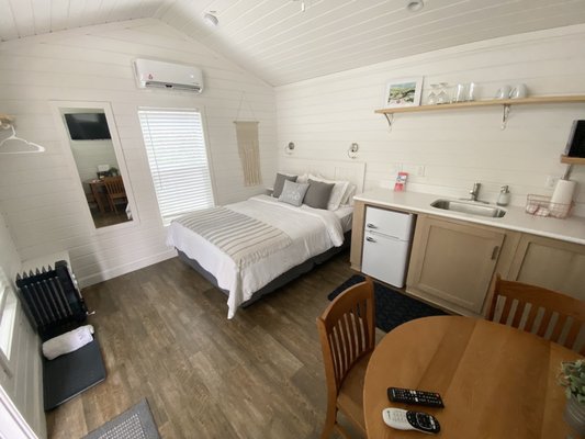 THE STRAWBERRY INN - Updated March 2025 - 737 Photos & 341 Reviews ...