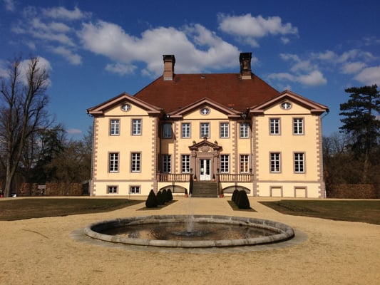 SCHLOSS SCHIEDER - Cafes - Im Kurpark 1, Schieder-Schwalenberg ...