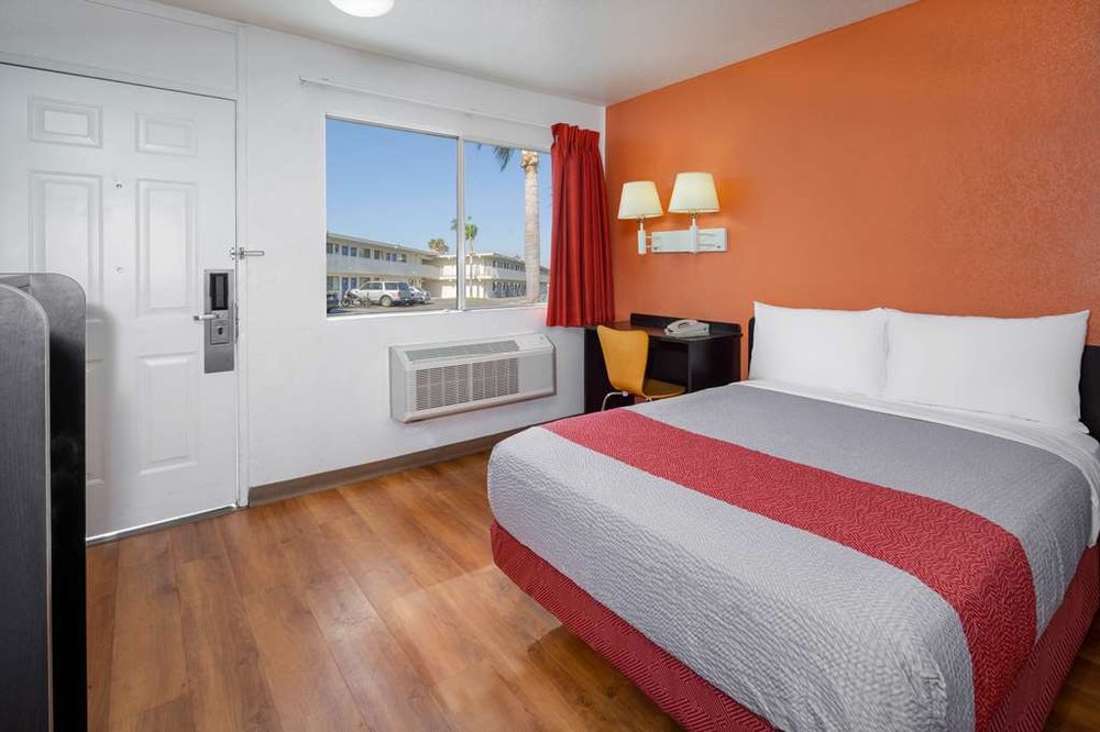 MOTEL 6 VENTURA - 127 Photos & 167 Reviews - 2145 Harbor Blvd, Ventura ...