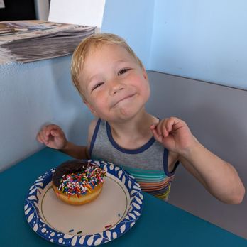 TRACKSIDE DONUTS - Updated August 2025 - 196 Photos & 265 Reviews ...