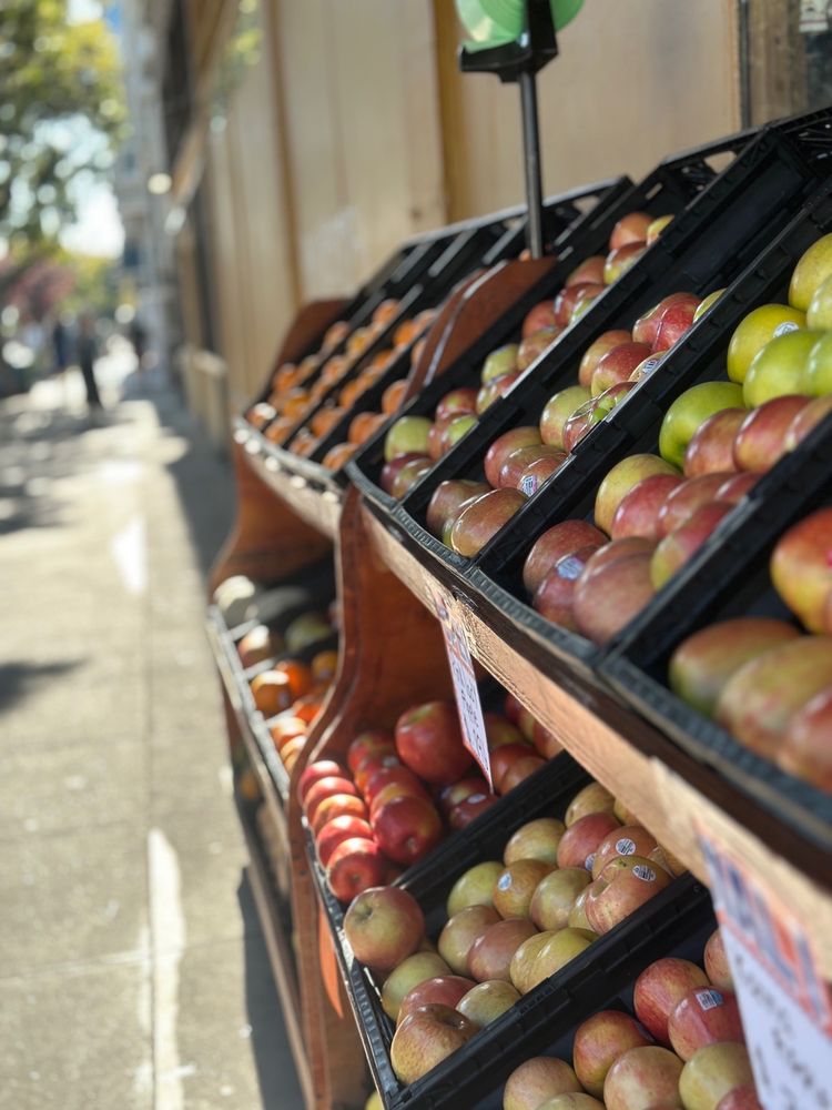 KJ PRODUCE MARKET - 40 Photos & 22 Reviews - 400 Irving St, San ...