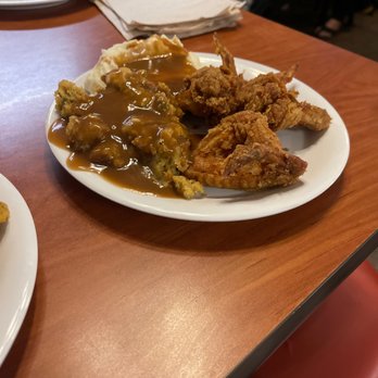 GOLDEN CORRAL BUFFET & GRILL - Updated June 2024 - 60 Photos & 93 ...