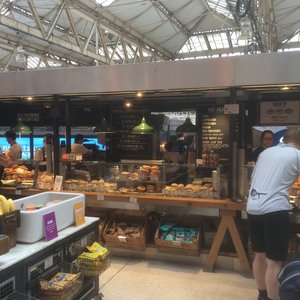 BENUGO - Coffee & Tea - Waterloo Station, London, United Kingdom ...