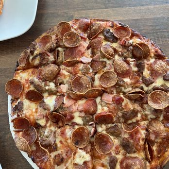 THE CRUST PIZZA - PARKTOWNE VILLAGE - Updated January 2025 - 219 Photos ...
