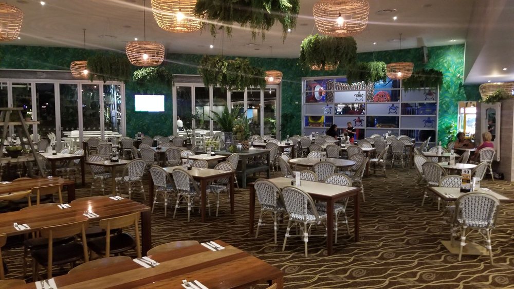 BEACHMERE HOTEL - Updated October 2025 - 12 Photos - Cnr James Rd ...