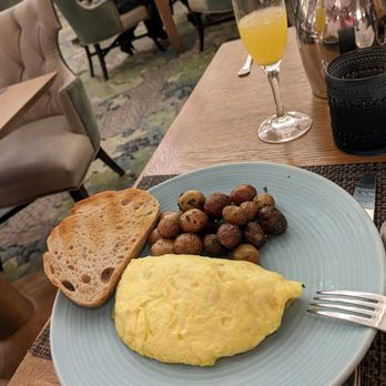 LAUREL COURT RESTAURANT - Updated October 2025 - 761 Photos & 435 ...