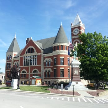 DOWNTOWN HISTORIC COURTHOUSE SQUARE - Updated July 2025 - 15 Photos ...