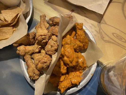 HOOTERS - Updated December 2025 - 81 Photos & 146 Reviews - 3901 North ...