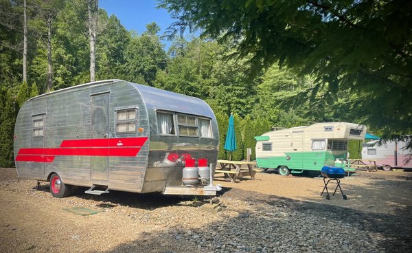 JUNEBUG RETRO RESORT - Updated November 2025 - 72 Photos - 355 Clarks ...