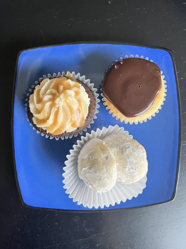 SWEET CAKE BAKE SHOP - 20 Photos & 47 Reviews - 96 S Main St, Bountiful ...