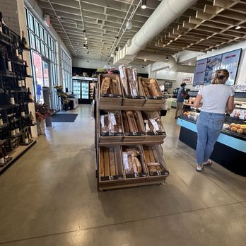 SPINX MARKET & EATERY - Updated December 2025 - 18 Photos & 11 Reviews ...