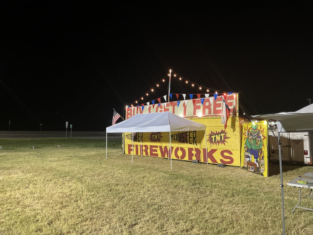 HENDERSON’S FIREWORK STAND - Updated December 2024 - 308 US 79 W ...