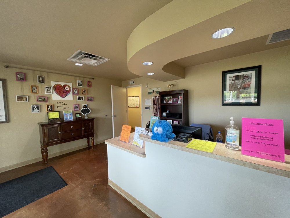 FOUR PAWS INN PET RESORT & DOG TRAINING CENTER - Updated December 2025 ...