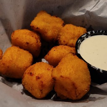 GABBY GOAT AMERICAN PUB & GRILL - Updated July 2024 - 268 Photos & 375 ...