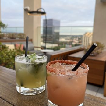 HIVE AND HONEY ROOFTOP BAR - Updated August 2024 - 915 Photos & 790 ...