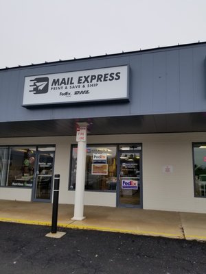 MAIL EXPRESS - Updated January 2026 - 600 N Broad St, Middletown ...