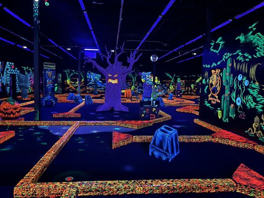 MONSTER MINI GOLF - Updated January 2025 - 119 Photos & 92 Reviews - 49 ...