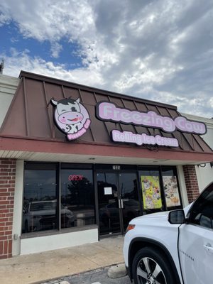 FREEZING COW - Updated September 2025 - 141 Photos & 117 Reviews - 7025 ...