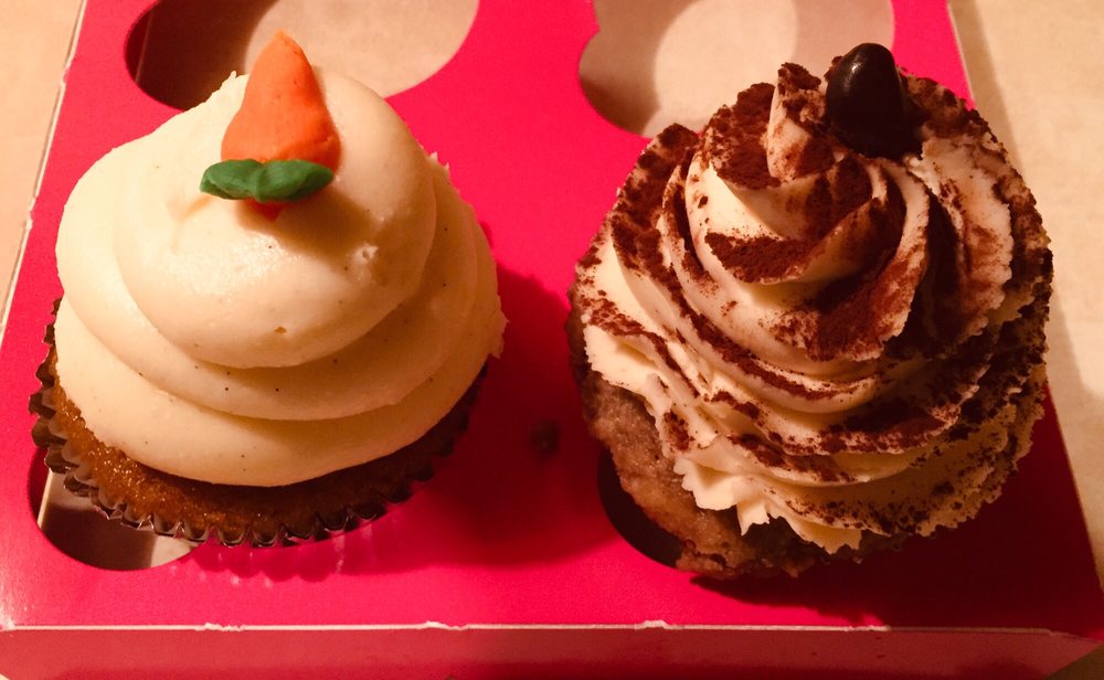 WHOOPIE-DOO AND CUPCAKES TOO - 192 Photos & 32 Reviews - 179 Main St ...