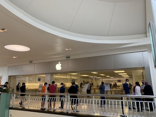 APPLE TYSONS CORNER - 72 Photos & 221 Reviews - Computers - 1961 ...