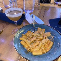 TREE HOUSE - Updated January 2026 - 240 Photos & 128 Reviews - 149 W ...