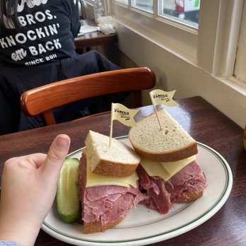 FAMOUS 4TH STREET DELICATESSEN - Updated March 2024 - 1197 Photos & 739 ...