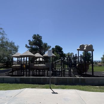 CORWIN PARK - Updated December 2025 - 28 Photos - 18577 Corwin Rd ...