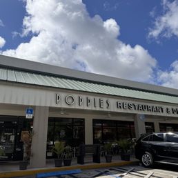 POPPIES RESTAURANT & DELI - Updated October 2025 - 394 Photos & 439 ...