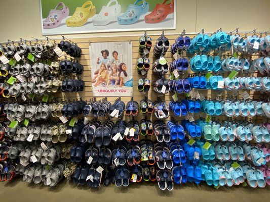 CROCS OUTLET NATIONAL HARBOR NATIONAL HARBOR - 10000310 - 15 Photos ...