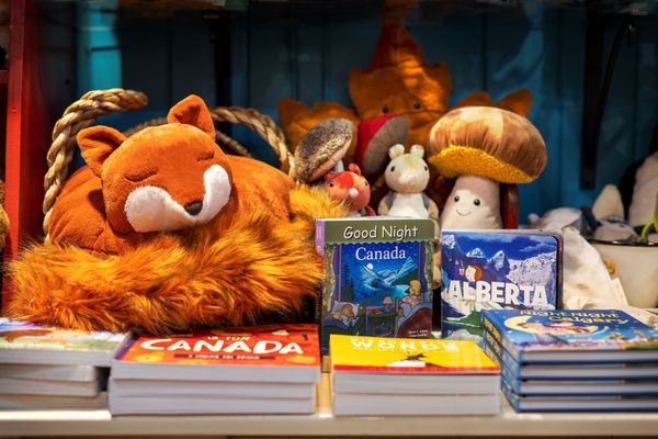 STEELING HOME - Updated December 2025 - 15 Photos & 30 Reviews - 1010 ...