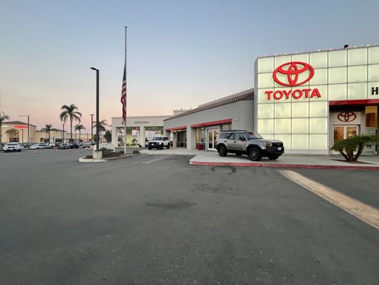 TOYOTA OF HEMET - Updated October 2025 - 39 Photos & 49 Reviews - 350 ...