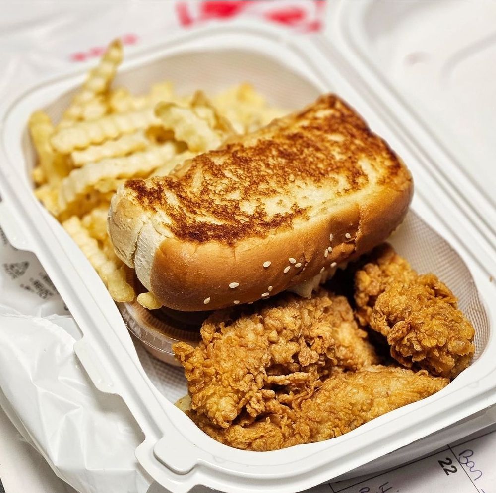 RAISING CANE’S CHICKEN FINGERS - 251 Photos & 99 Reviews - 1501 ...