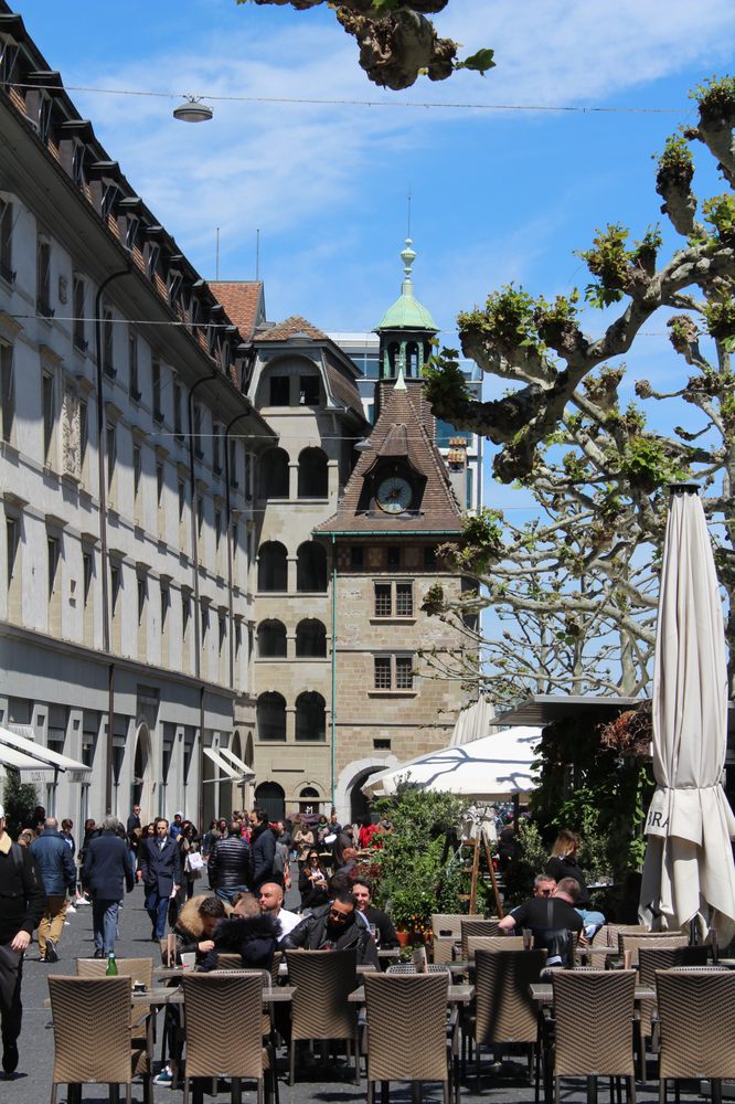 GLOBUS - Updated October 2024 - 81 Photos & 33 Reviews - Rue du Rhône ...